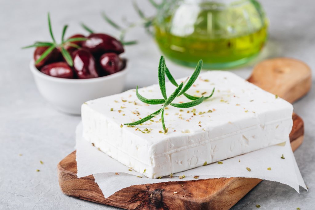 Cómo hacer el queso feta que se ha vuelto viral en Instagram