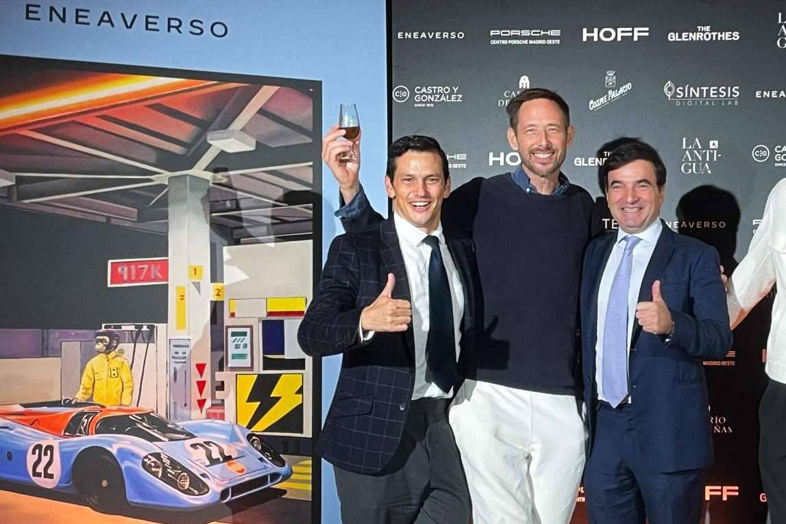 Eneaverso reúne a destacados coleccionistas en el día más lluvioso del año