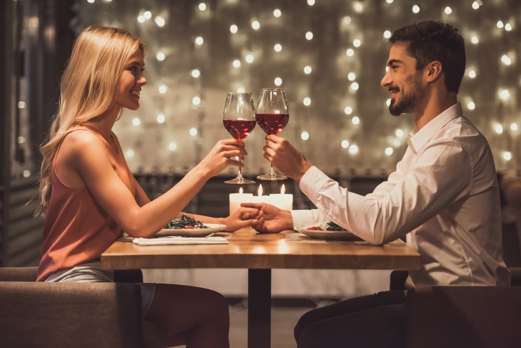 Menú de San Valentín: aperitivo, plato principal y postre para comer o ...