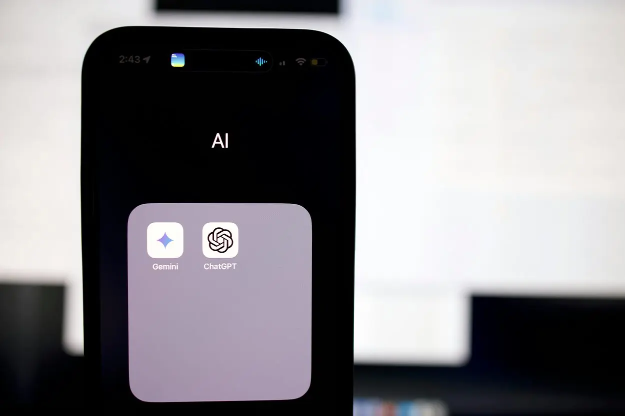 OpenAI lanza tres modelos de voz con razonamiento en tiempo real